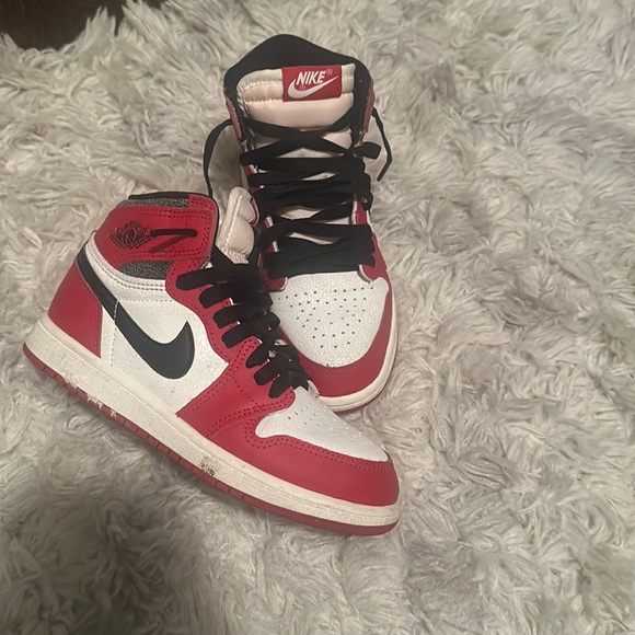 Jordan | Shoes | Preschool Jordan Retro High Varsity Red Chicago Ones ...